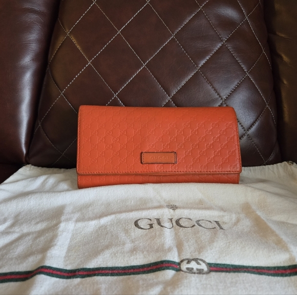 Gucci | Bags | Gucci Vibrant Orange Wallet | Poshmark